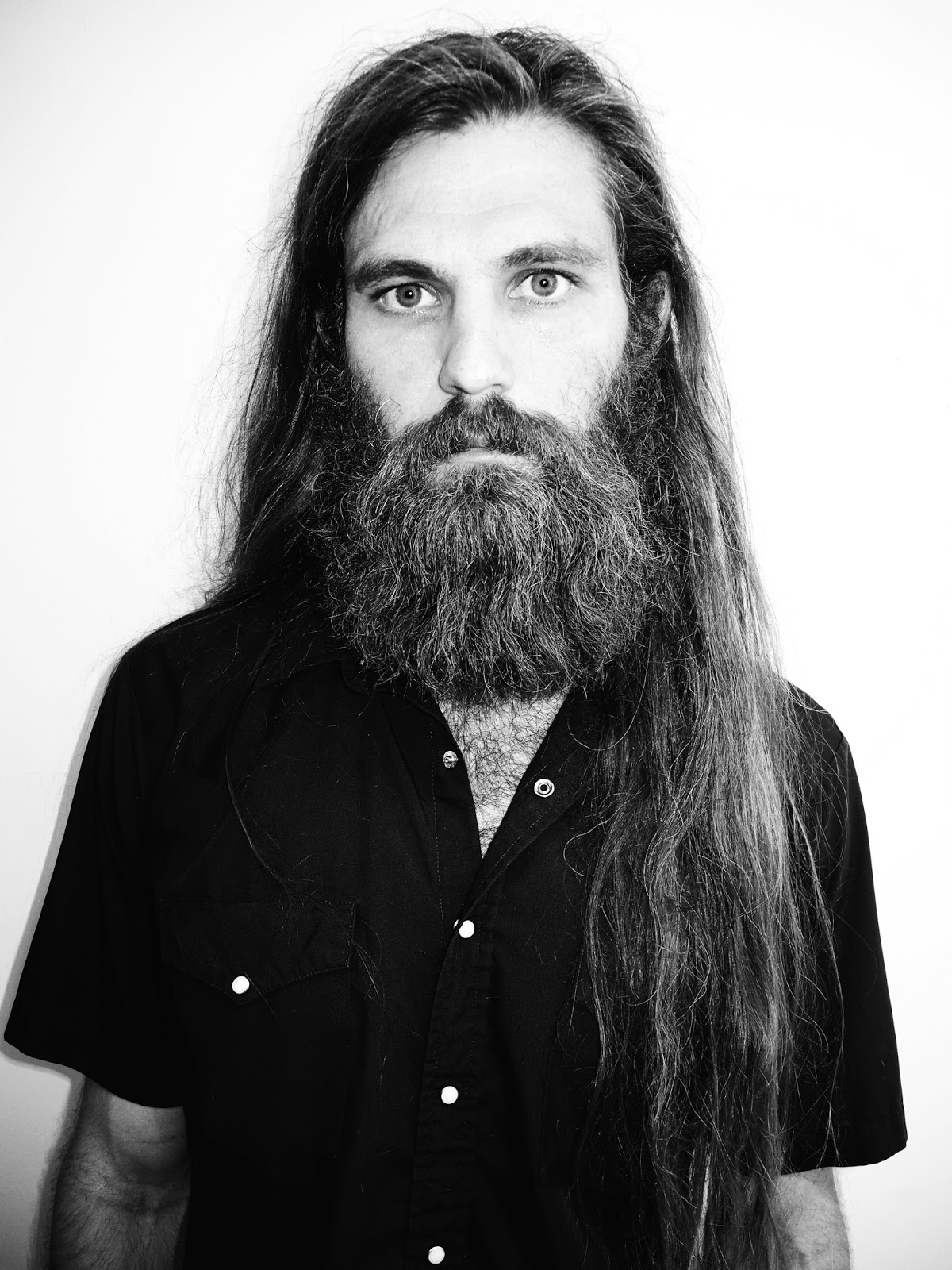 Tate Evans and his flower-crowned beard : r/BeardPorn