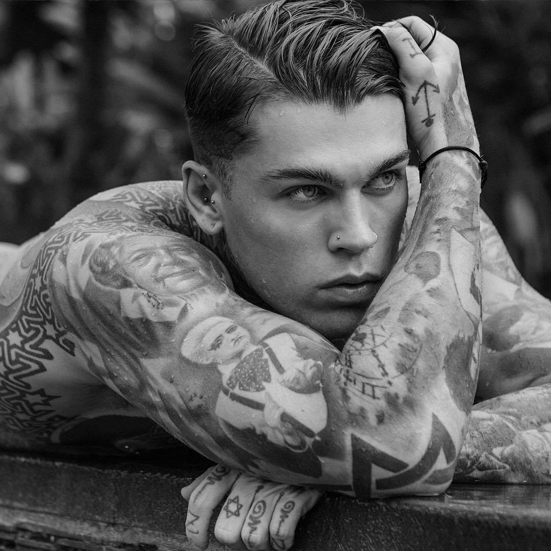 La Base observa: Stephen James modelo inglés nacido en Londres