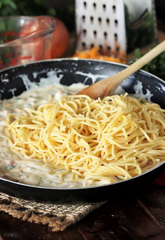 Creamy Ham & Cheese Spaghetti | The Kitchen is My Playground