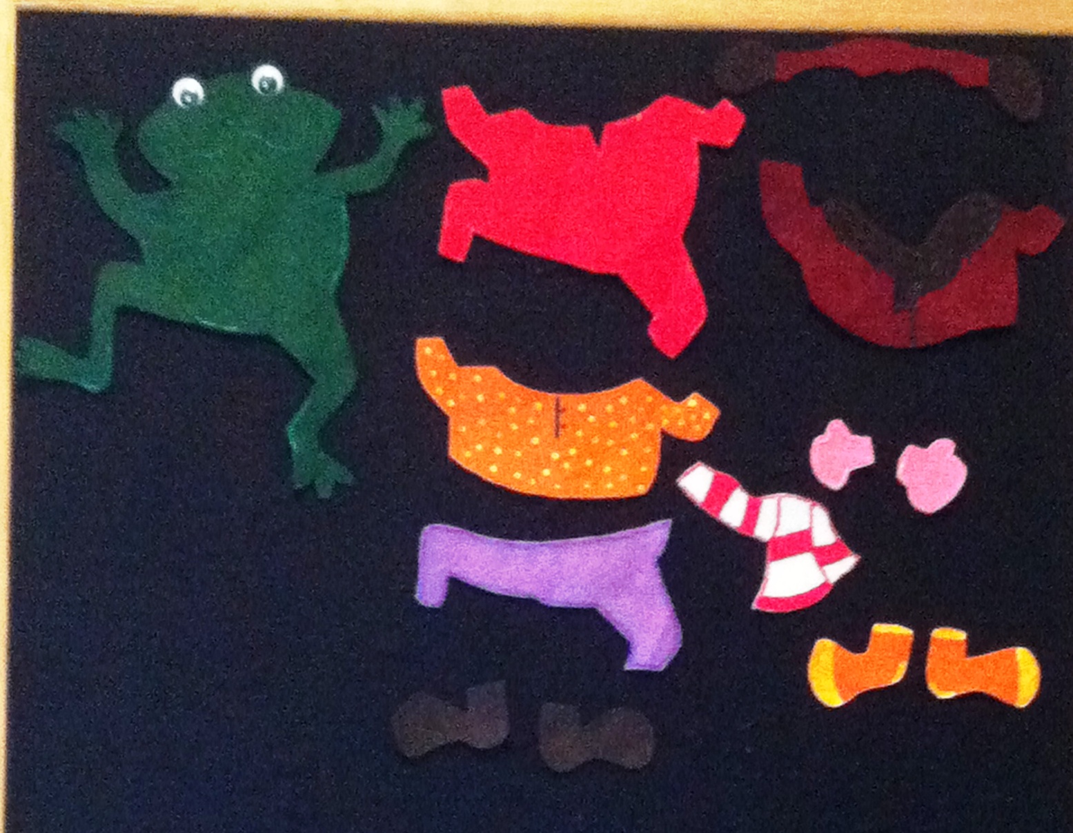 ¡Es divertido hablar dos idiomas!: Flannel Friday - Froggy se viste