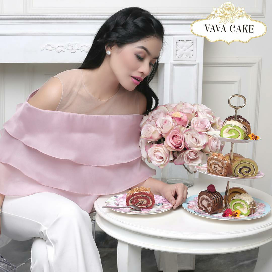 REVIEW : Vava Cake by Titi Kamal