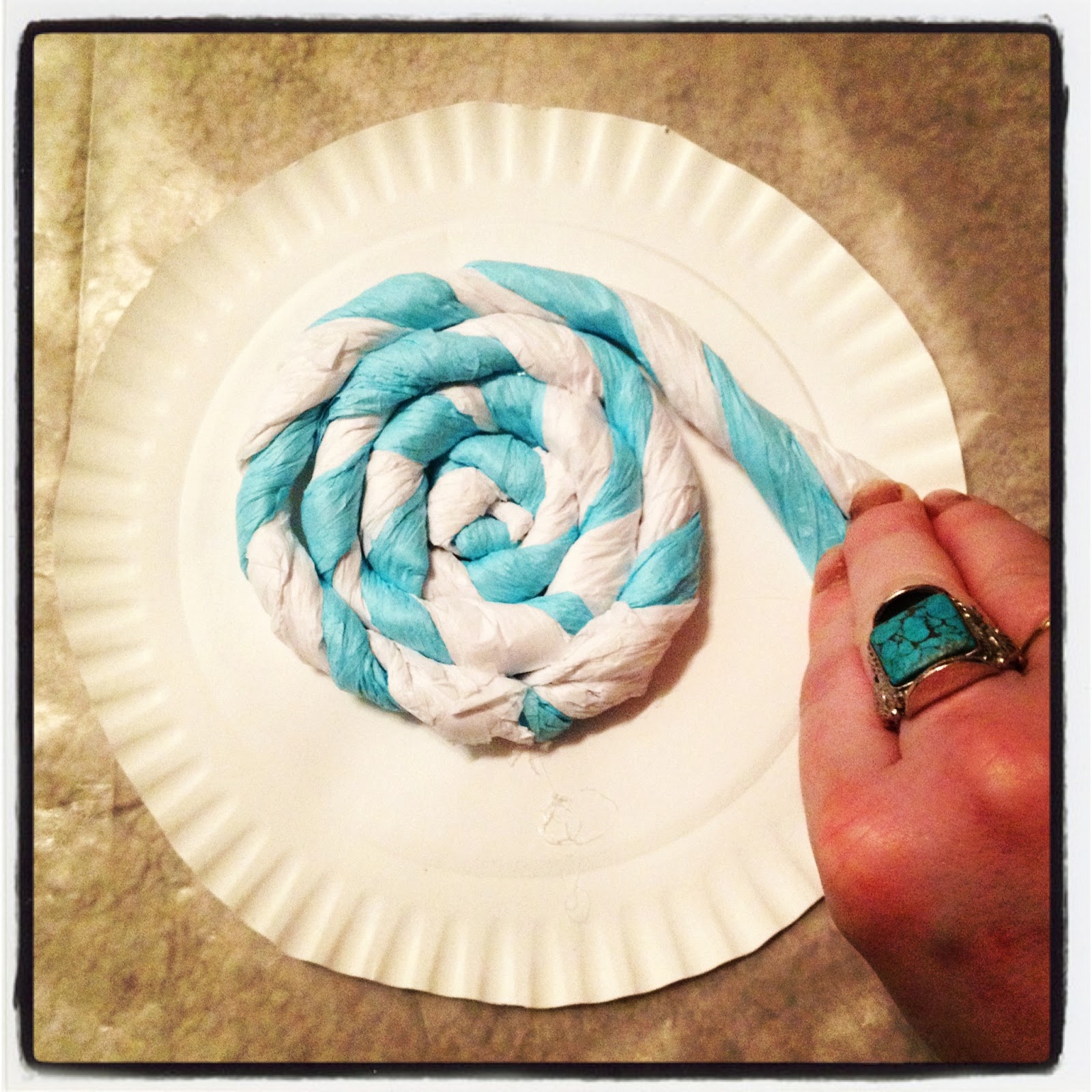 Flourishing Retailers: Lollipop Love - Twisted Tissue Lollipops