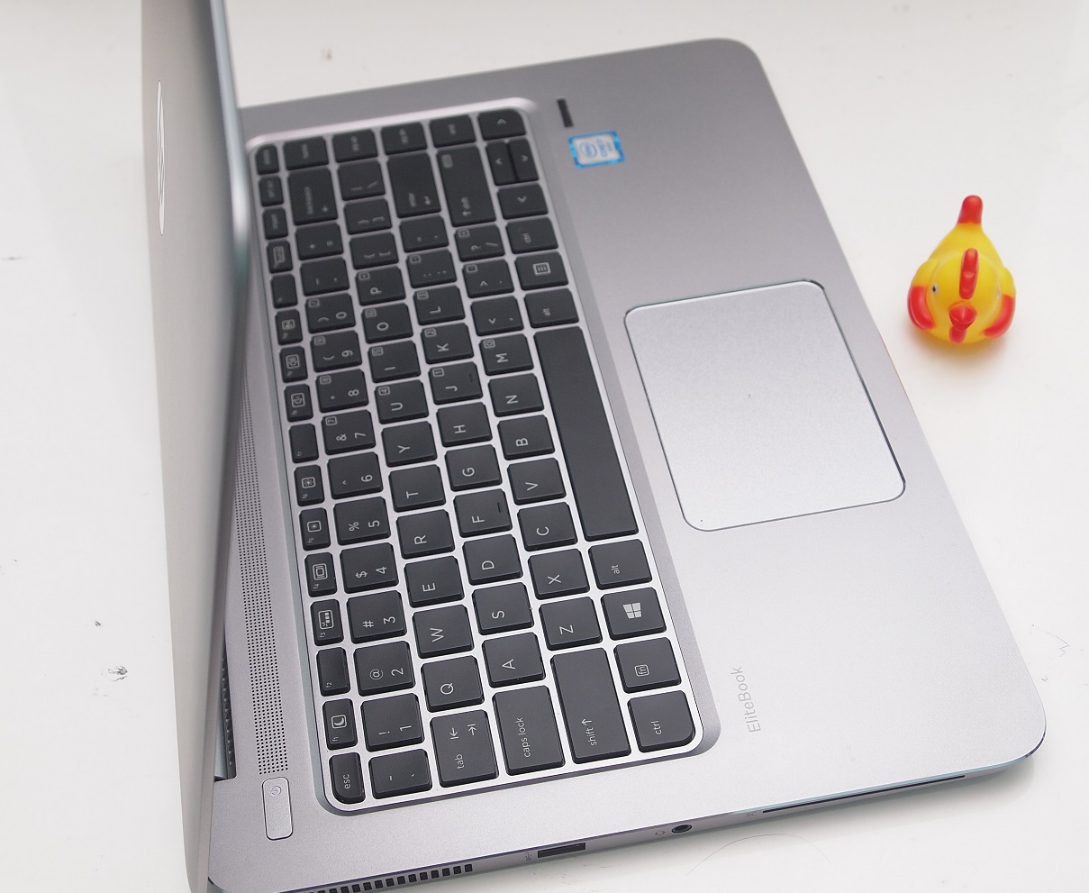 Pasar Laptop Built UP Hanya Untuk Orang tertentu Saja | Fotografi ...