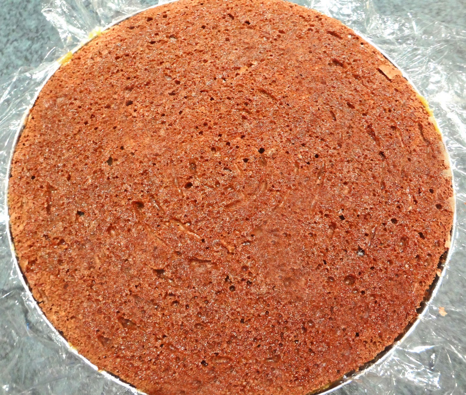 Eryn Pâtisserie: Happy Easter - Bombe de Mousse au Chocolat et Framboise