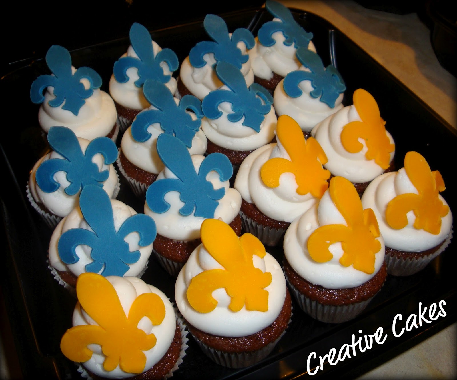 Creative cakes: Mini Cubscout Cupcakes