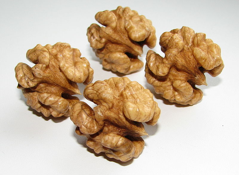 Akhrot Ke Fayde - Walnut Benefits in Urdu/Hindi