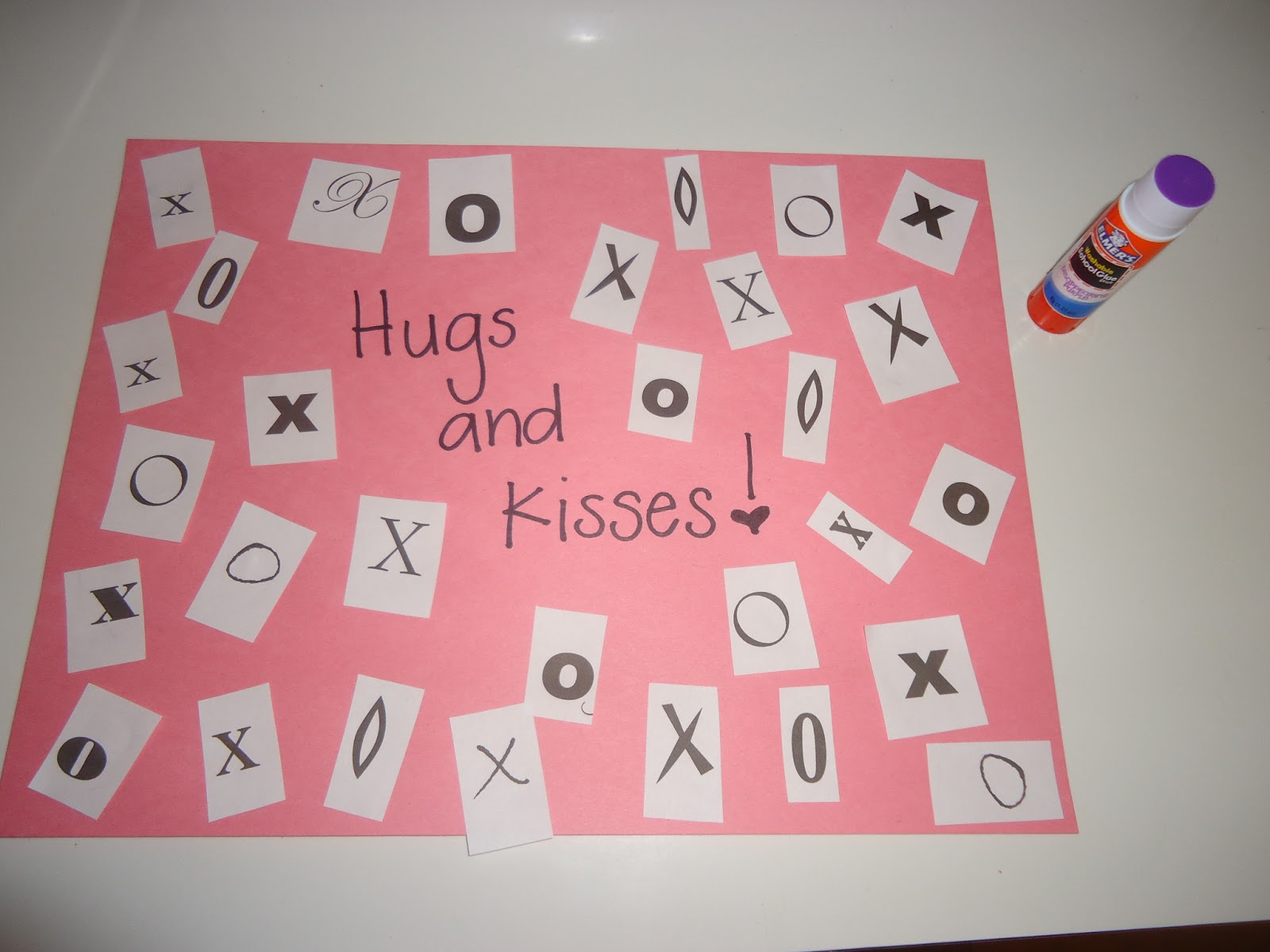Pretty Cool Preschool: Hugs and Kisses! Valentines/Placemats
