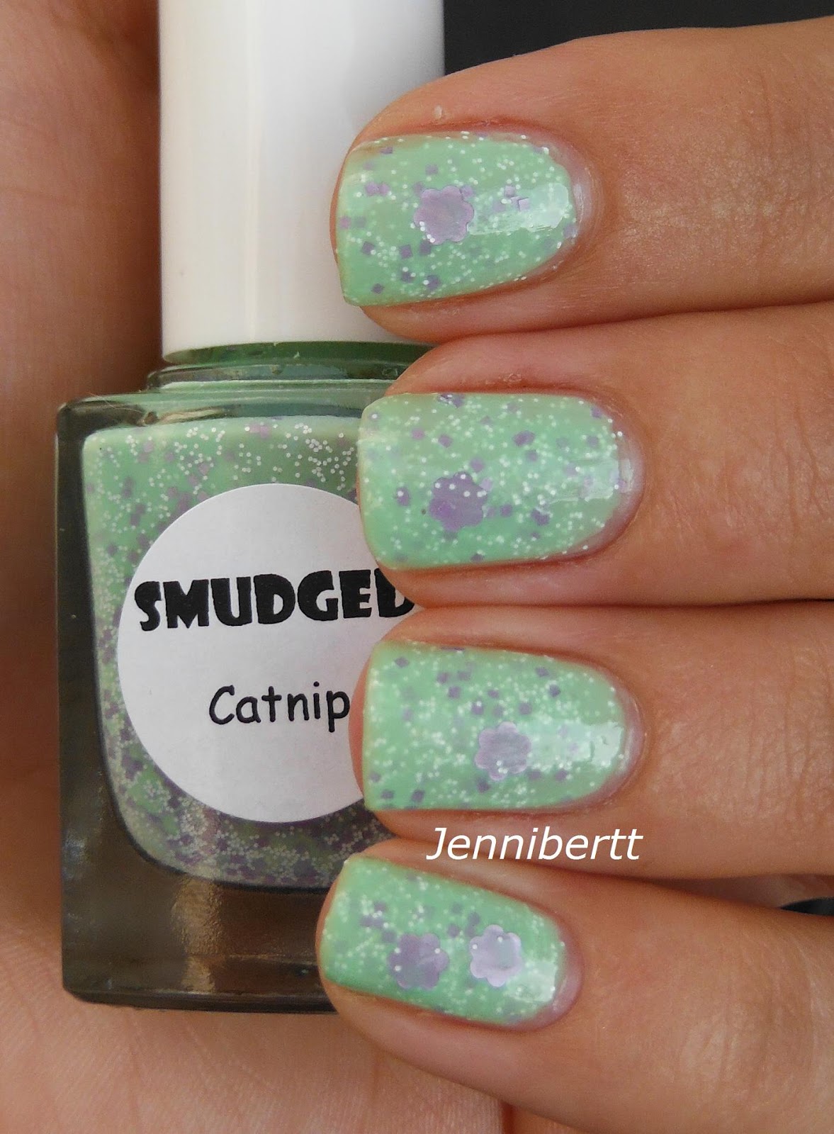 Jennibertt's Nails: Simple Swatch: Smudged Nails!