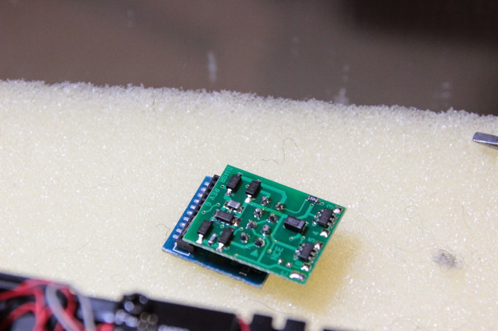 Barcoola: Fitting a NCE D14SR DCC chip to the Auscision Models AN class