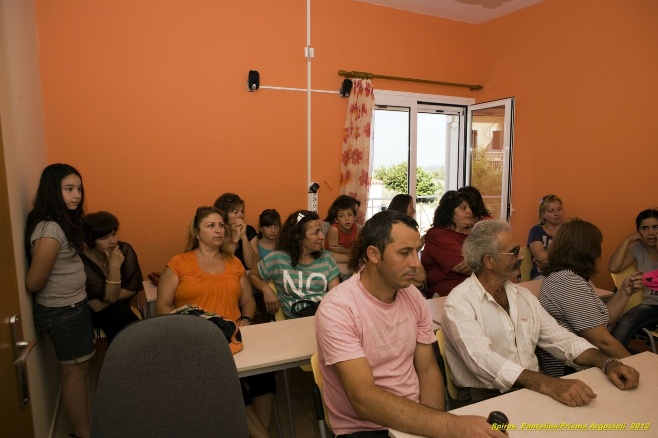 Spiros Pantelios - Photojournalism - Photographer: Τελος χρονιας για ...