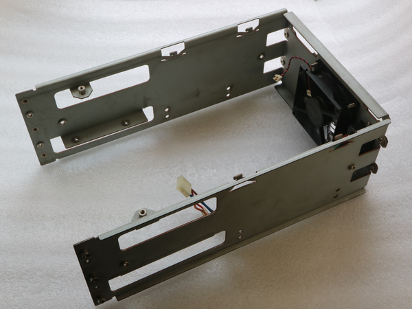 BugWorkShop - 甲蟲工作室: 安捷倫（Agilent）E3632A 直流電源供應器 - 拆解（二）