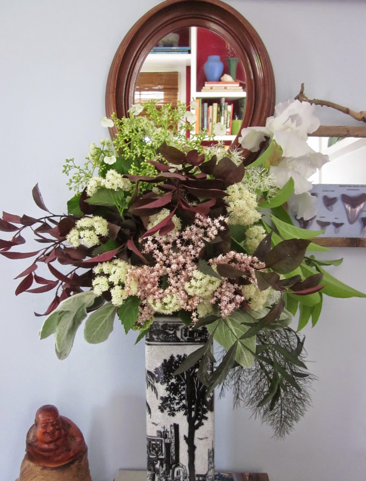 SmallButCharming: Flowers In The House I Live in: May 2014