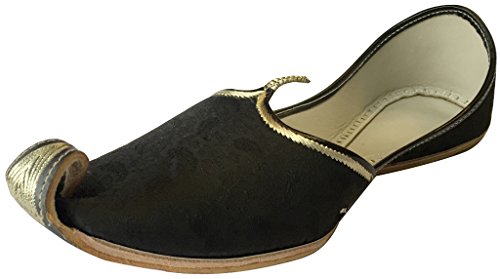 What Shoes Men Wear In Pakistan