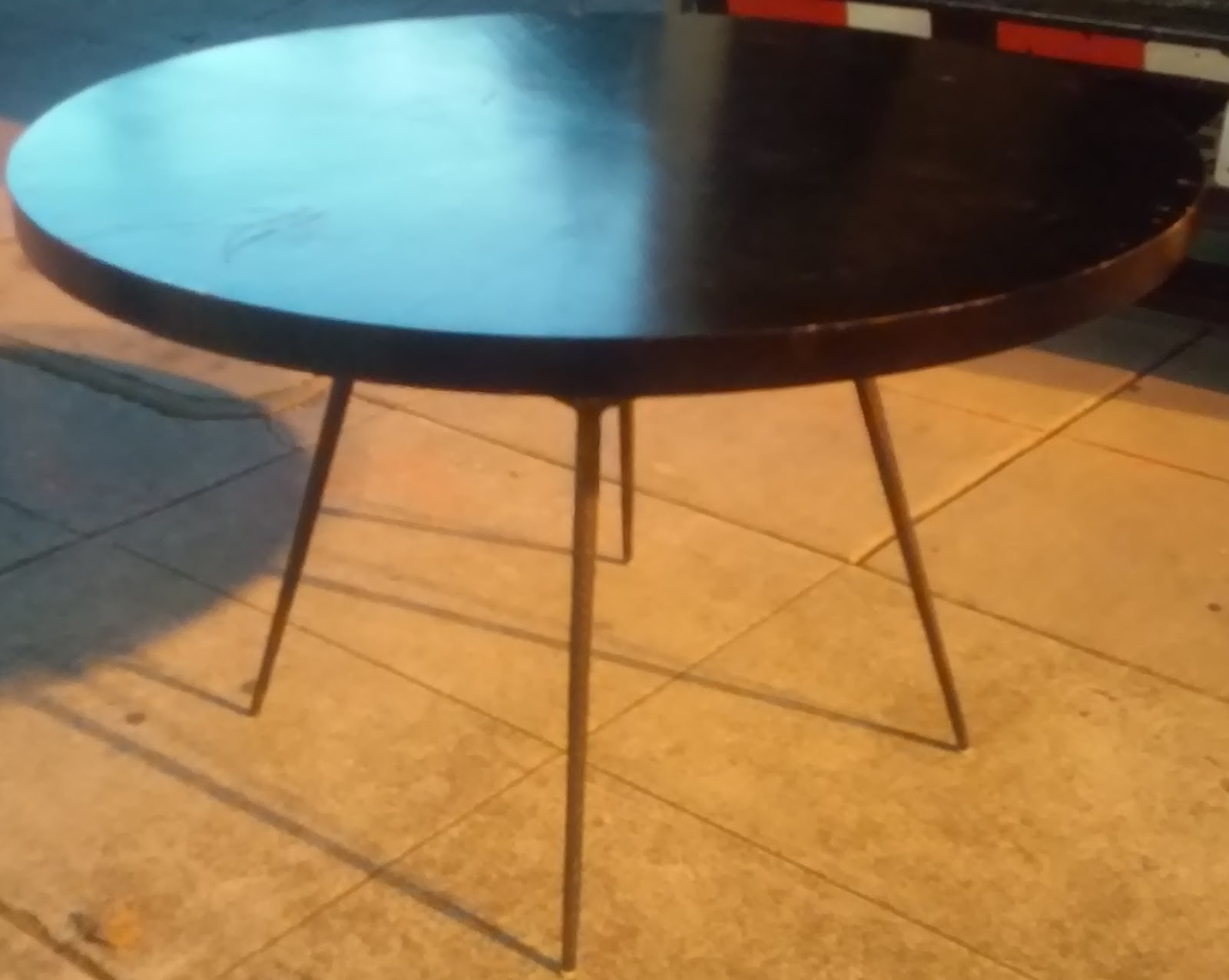 UHURU FURNITURE & COLLECTIBLES: SOLD 4' Diameter Dining Table with ...