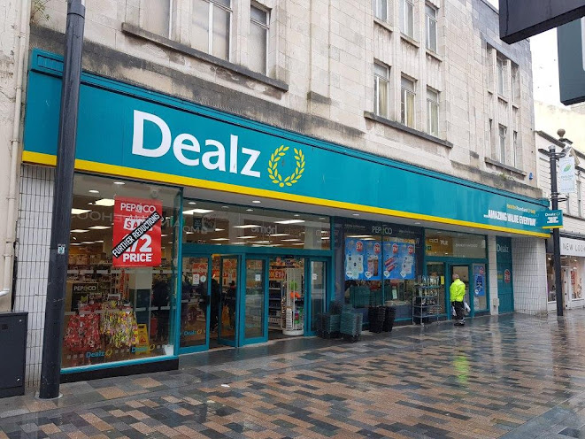 The Ham and Egger Files: Dealz not Poundland in a former Woolworths