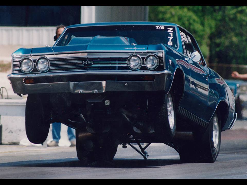 MUSCLE CAR COLLECTION : Several types of tires are used in Drag Race