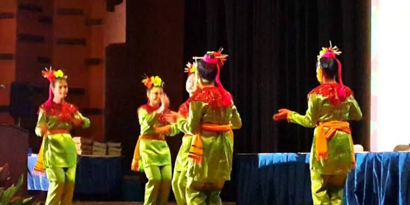 Mengenal Tari Sirih Kuning Terlengkap Mulai dari Sejarahnya - Keza Felice