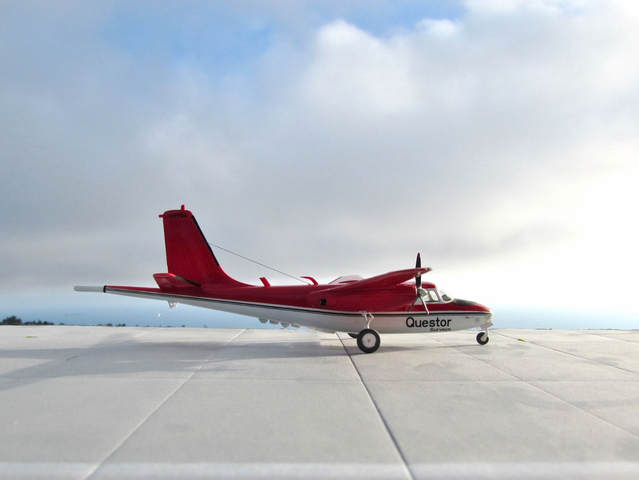 Aero commander 680, Comet 1/81 scale conversion completed - Ready for ...