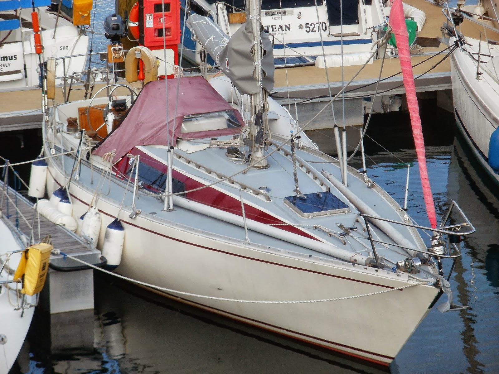 Shockwave40: Name not known - Contessa 35 - Guernsey 2013