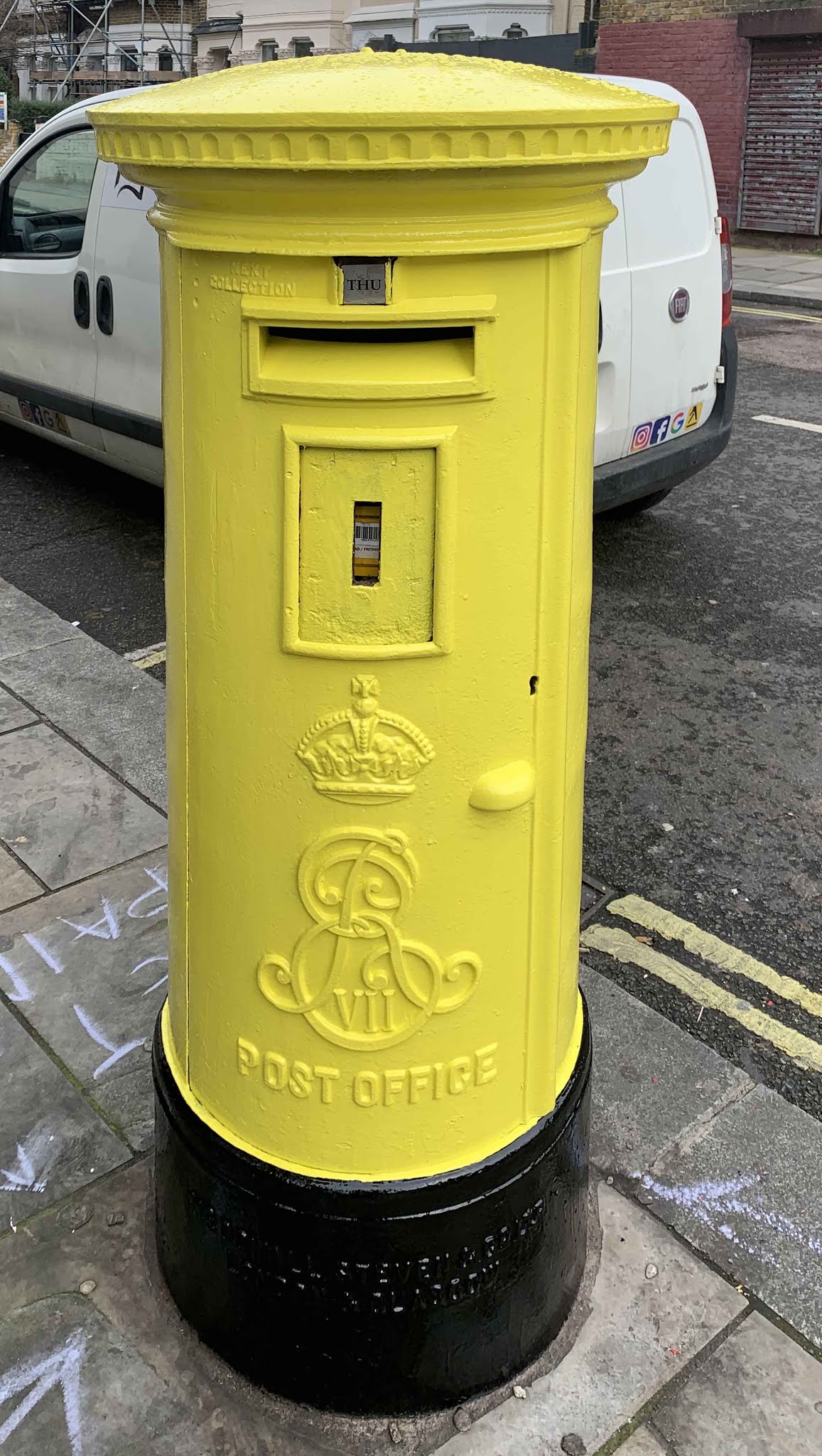 Shepherd's Bush Blog: Yellow Post Box on Uxbridge Rd