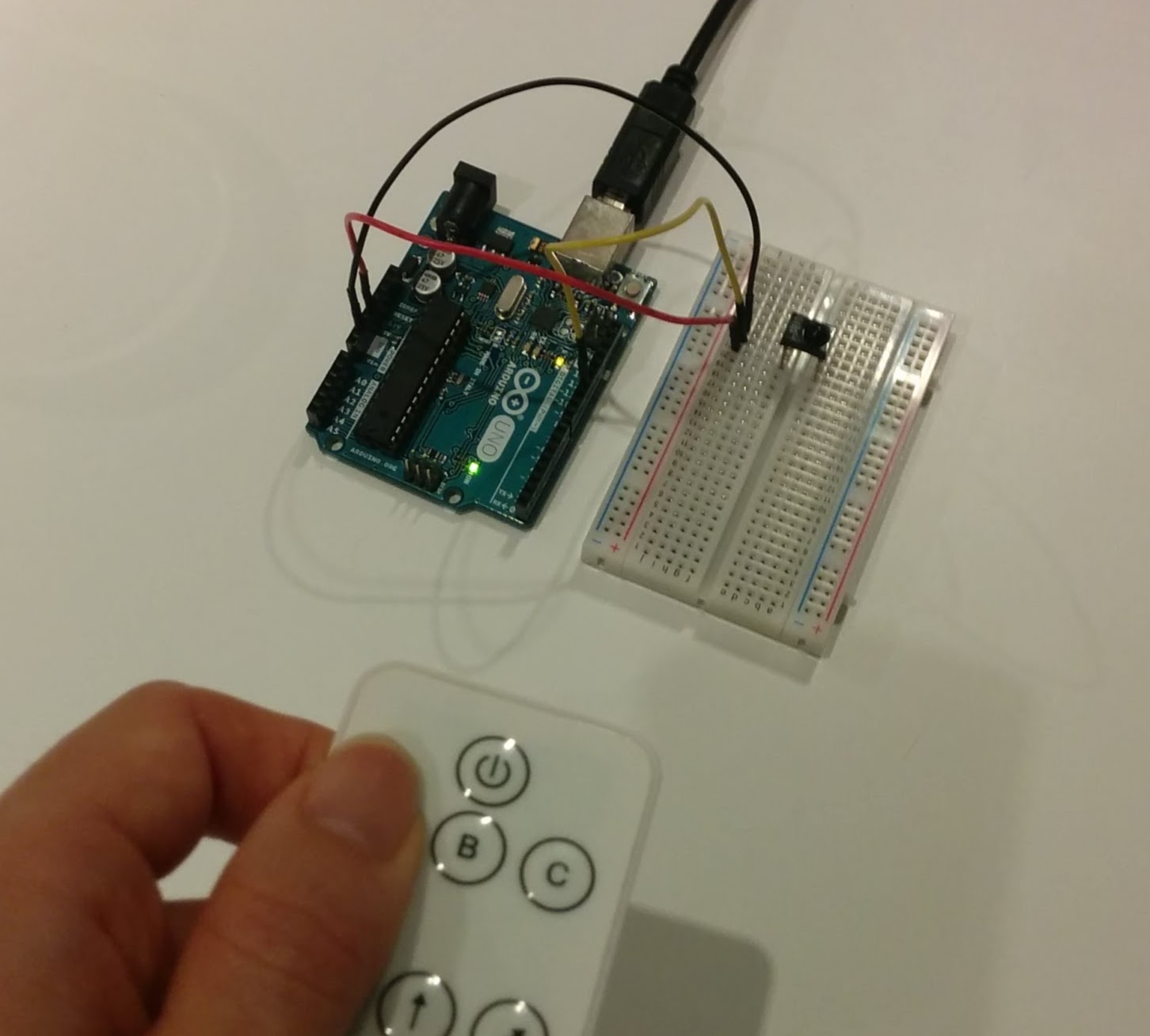 試行錯誤な日々: Arduinoで赤外線リモコンの値を読み取り、送信する方法