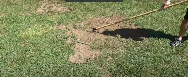 How to use a lawn leveling rake?