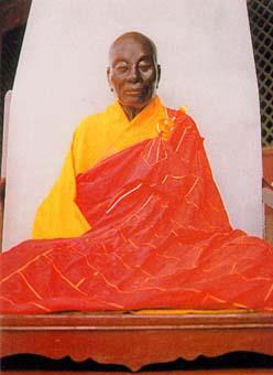 Free Share: "SEKILAS SEJARAH SESEPUH KE ENAM ZEN MASTER HUI NENG"