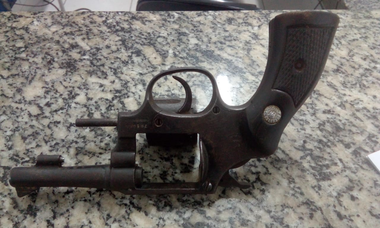 Pm Retira Duas Armas De Fogo De Circulação Em Sr Do Bonfim E Atende