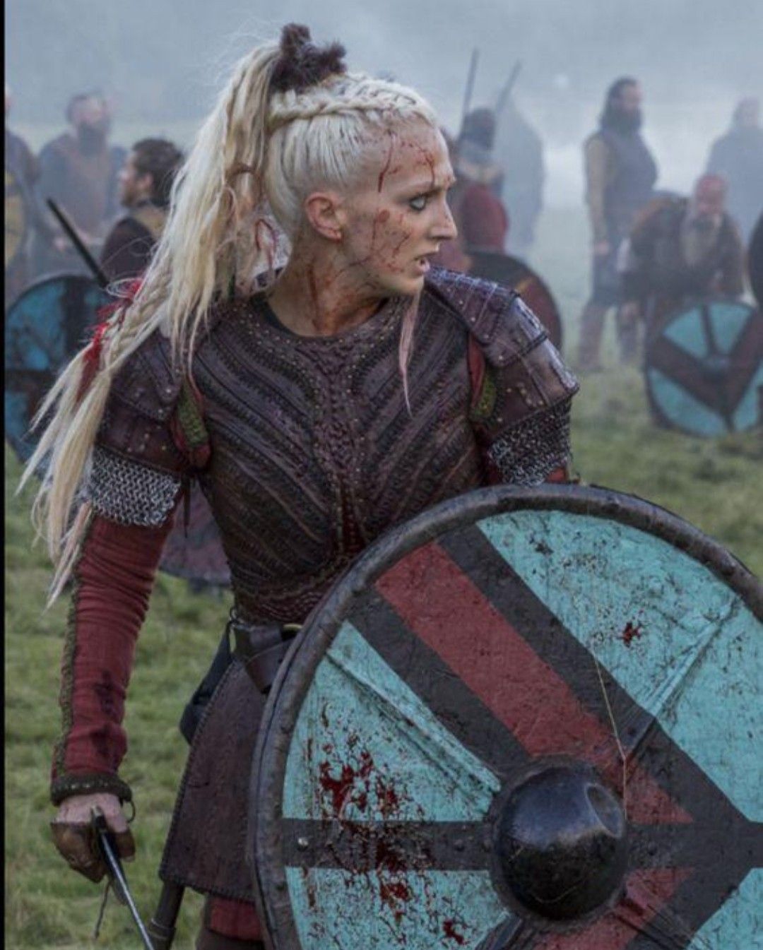 DC COMICS AND ARROWVERSE : Vikings: 20 Best Female Cast Members We Love