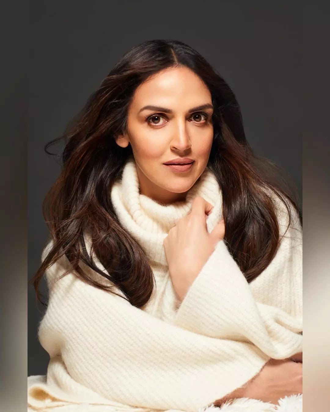 Esha Deol Biography, Boyfriend, Income, and Unknown Facts