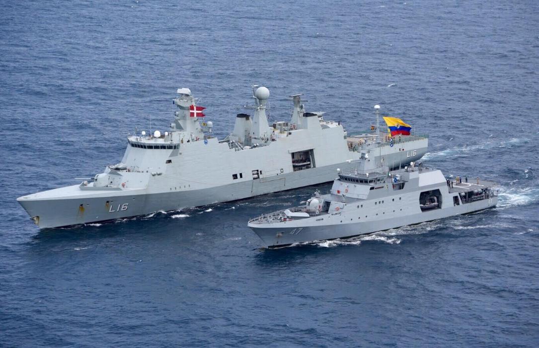 EL ARC 7 de Agosto y la fragata HDMS Absalon realizaron ejercicios ...