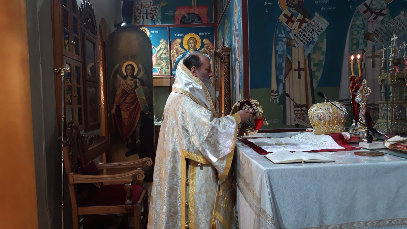 Θεοφιλέστατος Επίσκοπος Κερνίτσης κ. ΧΡΥΣΑΝΘΟΣ: Ο ΕΠΙΣΚΟΠΟΣ ΚΕΡΝΙΤΣΗΣ ...