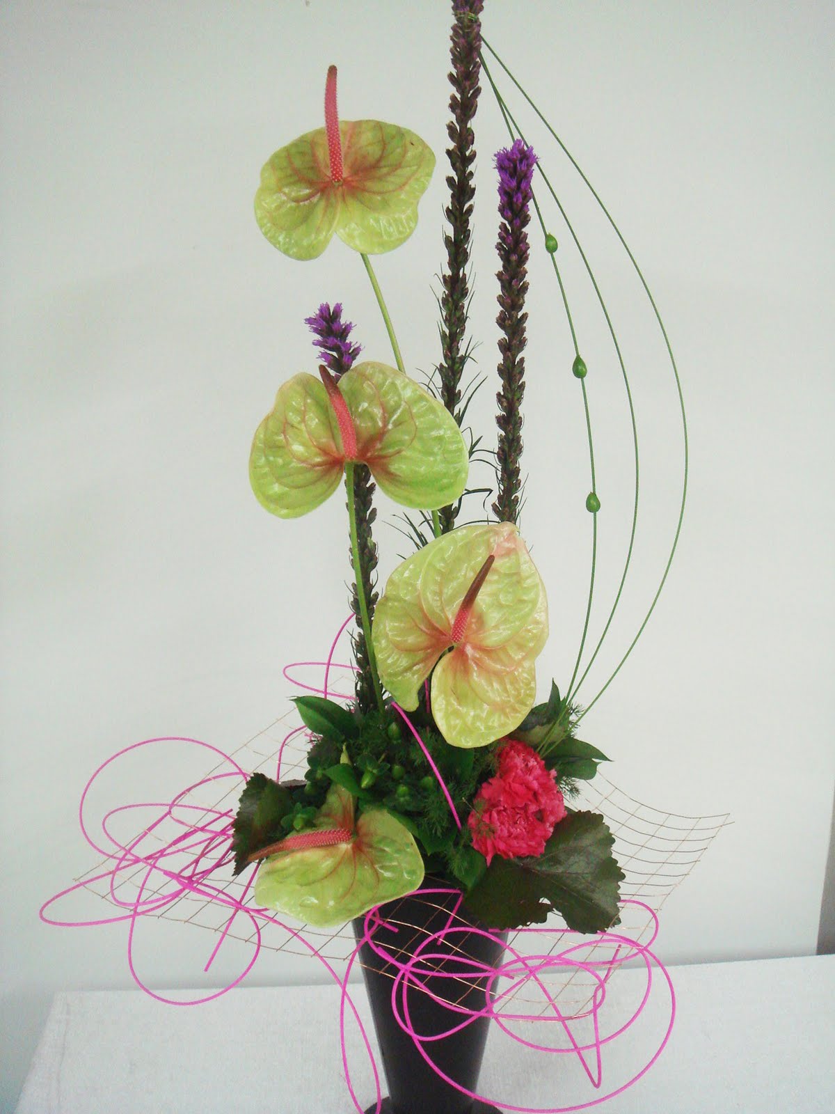 Ribbon & Rose: Contemporary Floral Displays for Hotels, Shops & Offices..