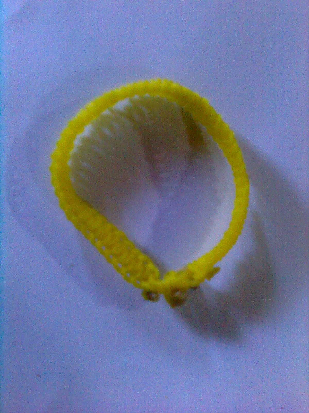 TUGAS SENI RUPA PGSD 4D: MERANGKAI DADUNG MENJADI GELANG