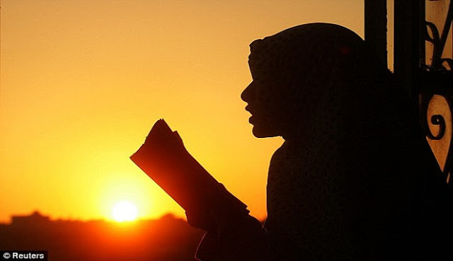 Ingatlah 5 Ayat Ini Jika Sedang Kamu Menghadapi Masalah Berat | MetroPos17 Ingatlah 5 Ayat Ini Jika Sedang Kamu Menghadapi Masalah Berat | MetroPos17