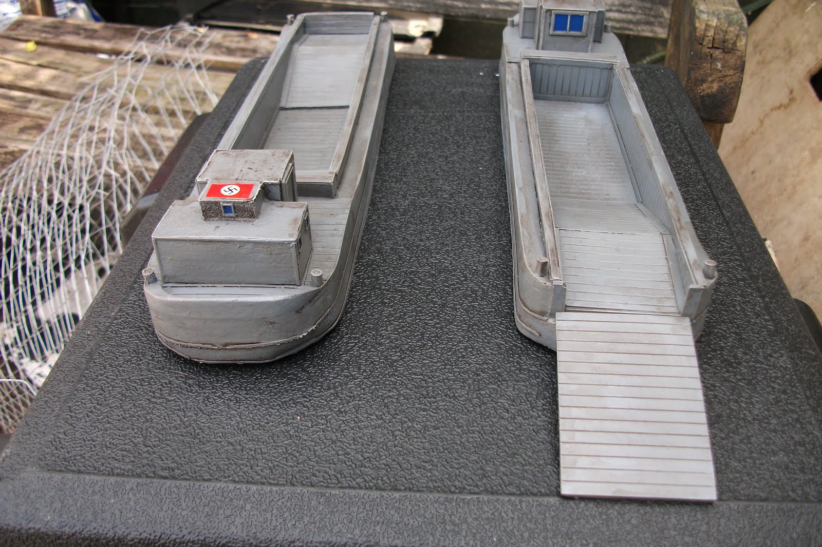 The Angry Lurker: 20mm Painted WW2 German Landing Barges Type A1.