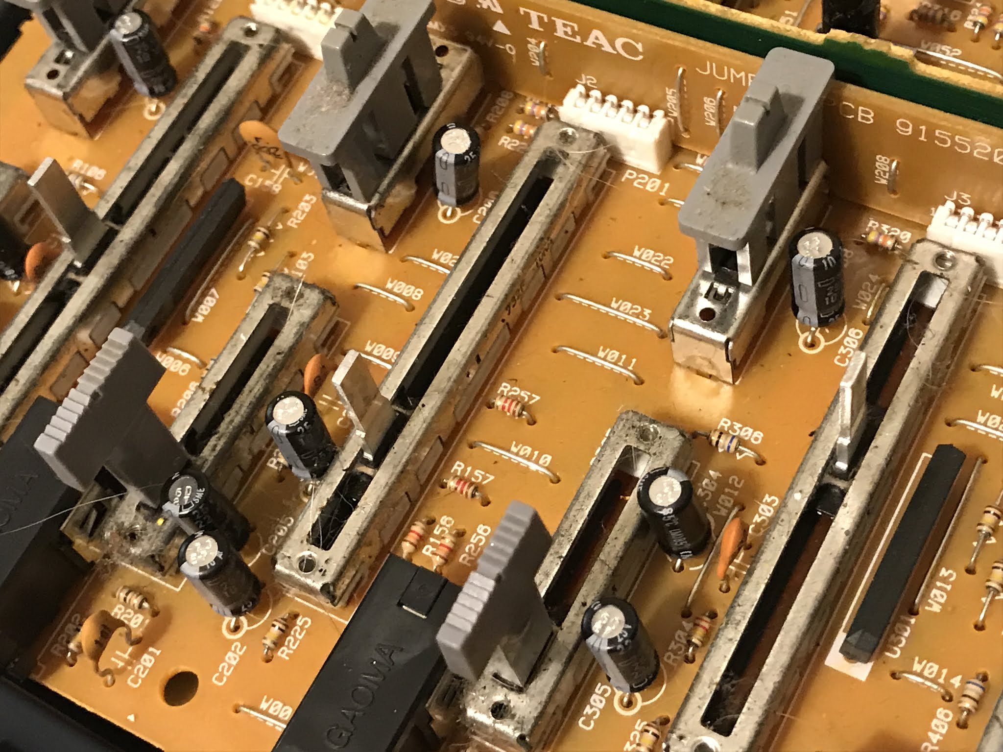 Infrequent Sound [sex.tex] technology: Tascam 414 Mk II 4-Track ...