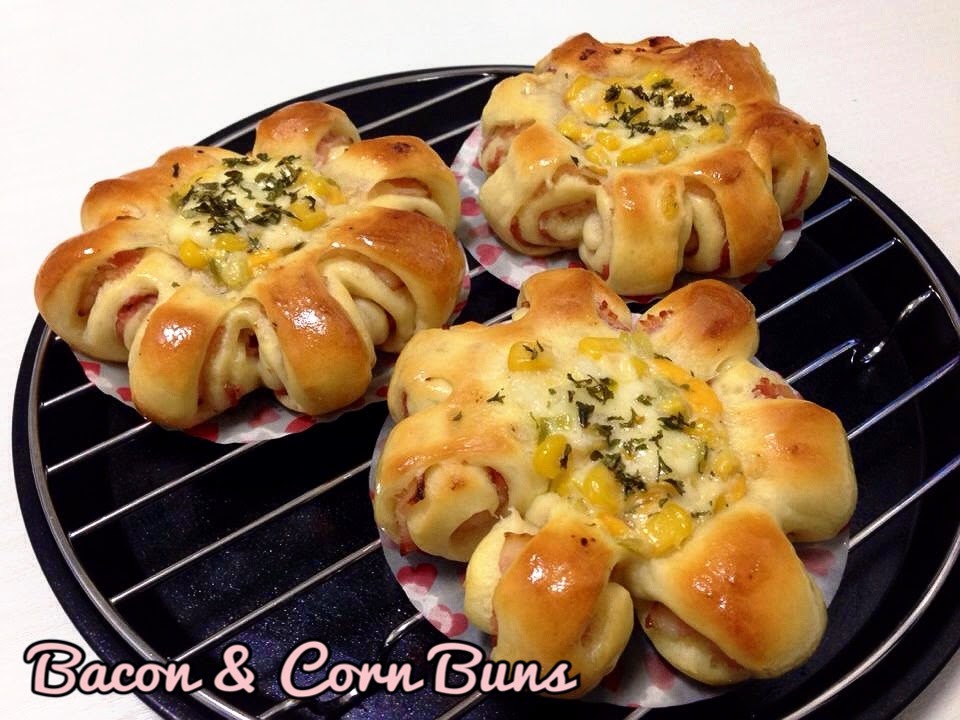 MinJi's Kitchen: Bacon & Corn Buns