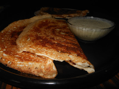 ReViNa's rasoi magic: CRISPY GARAM TAWA DOSA