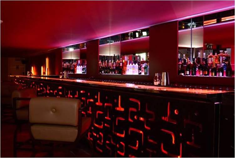 Les Marraines De Luanda - Angola: BARS