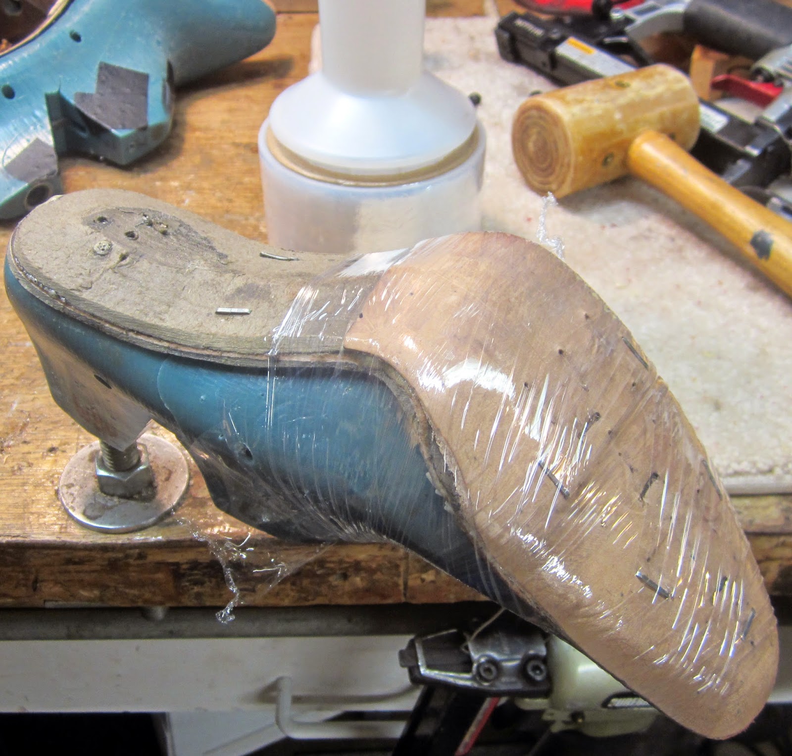 MI Shoe Making Craft: Shoe Making: Women's Custom Shank - Insole