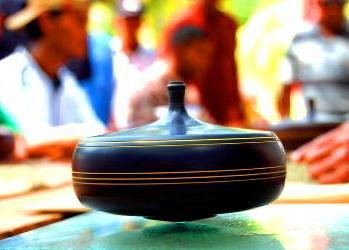 indonesia warna warni: Gasing Nusantara