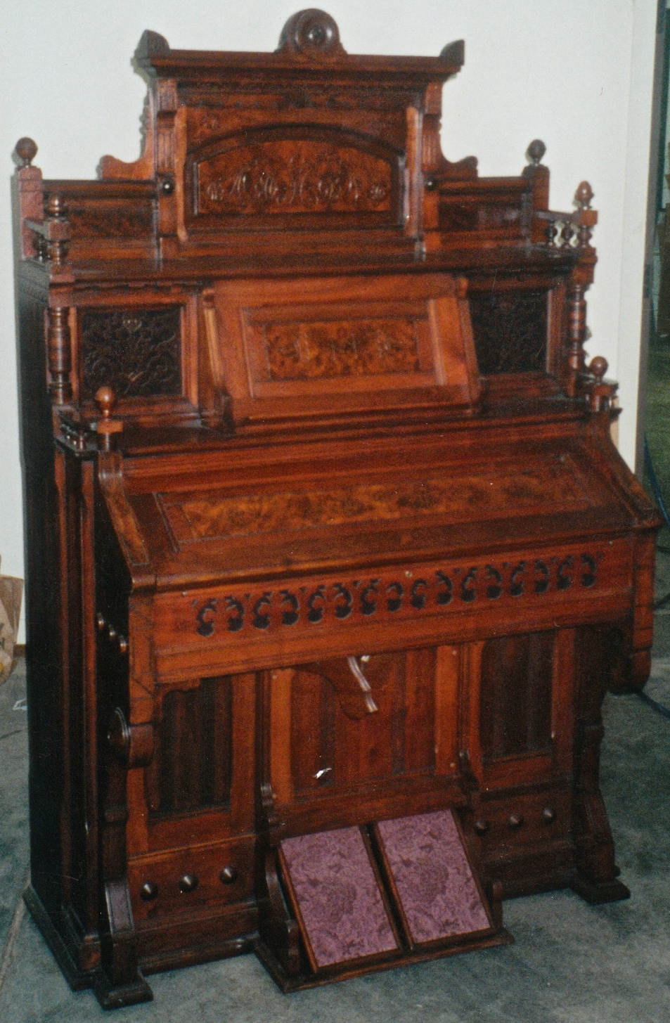 The Craftsman: A Resurrected Parlor Organ