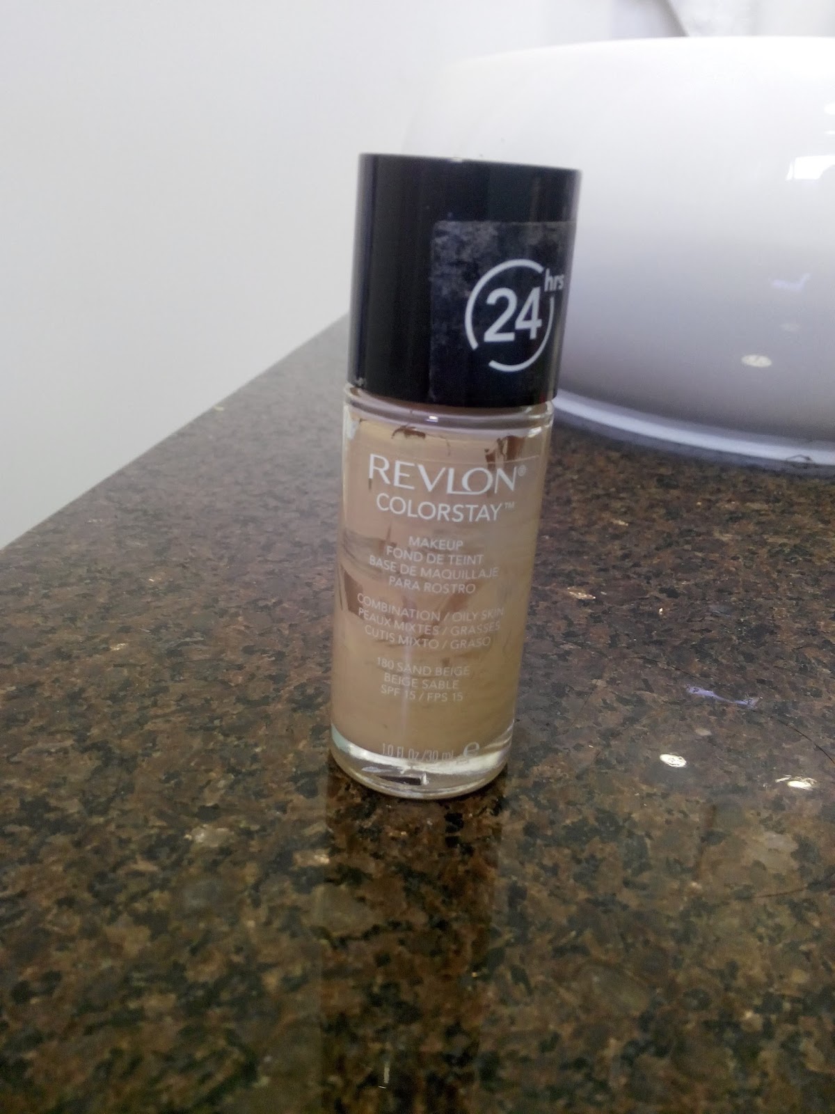 Resenha da Base da Revlon Colorstay para pele oleosa 180 Sand Beige