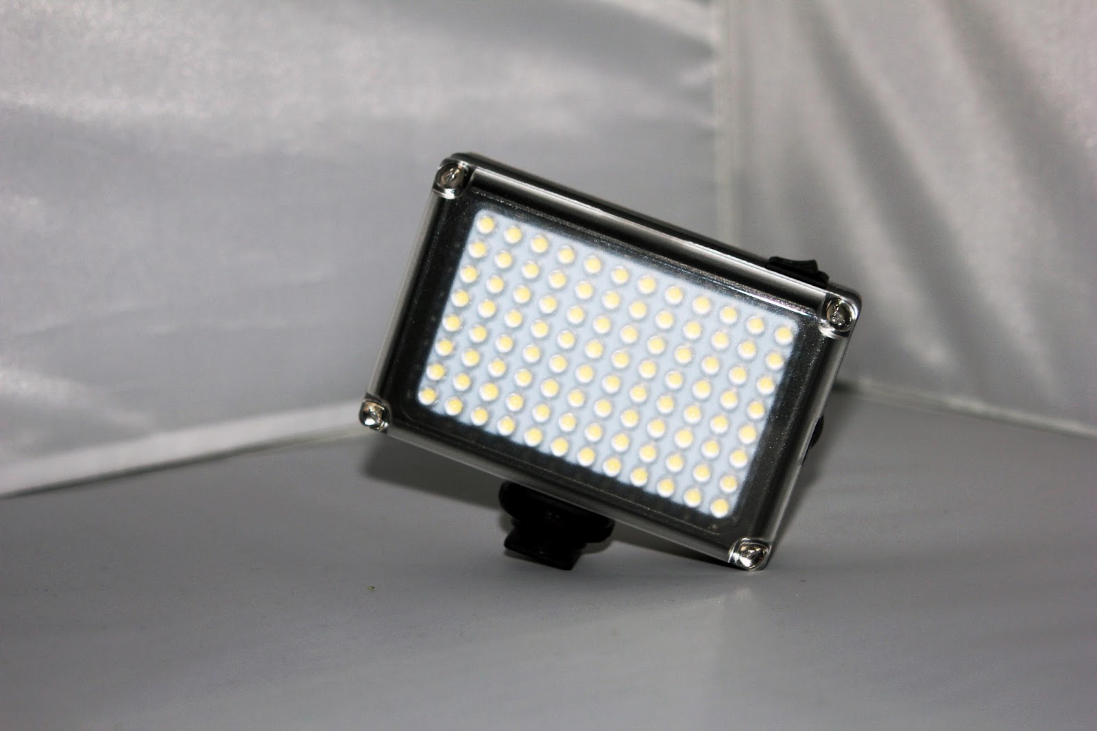 Rhino Tech - V2 Beam DSLR Camera Light Review