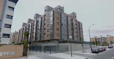 Edificios Habitacionales: Edificio multifamiliar moderno y elegante.