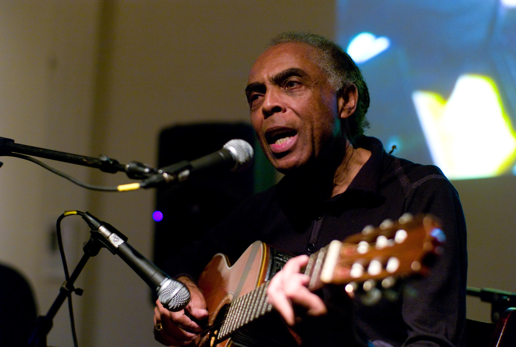 DE OLHO NO MUNDO: : Cantor Afro-Brasileiro : Gilberto Gil