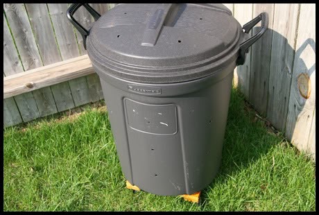 Wonderfully Wyckked: Cheap Ass DIY Compost Bin - Priceless!