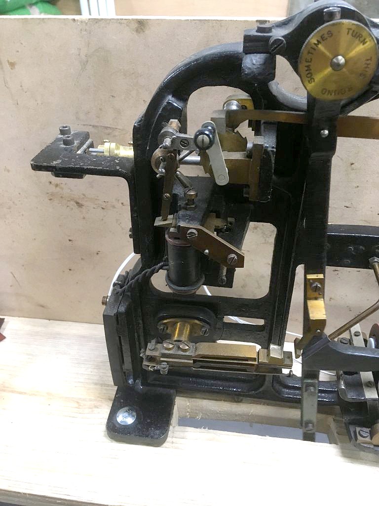 The Gents' 'Pulsynetic' Waiting Train Electric Turret Clock Movement.: 2019