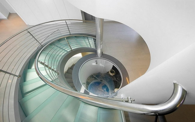 Ideas for integrating a glass ladder into your home - Lady's Houses